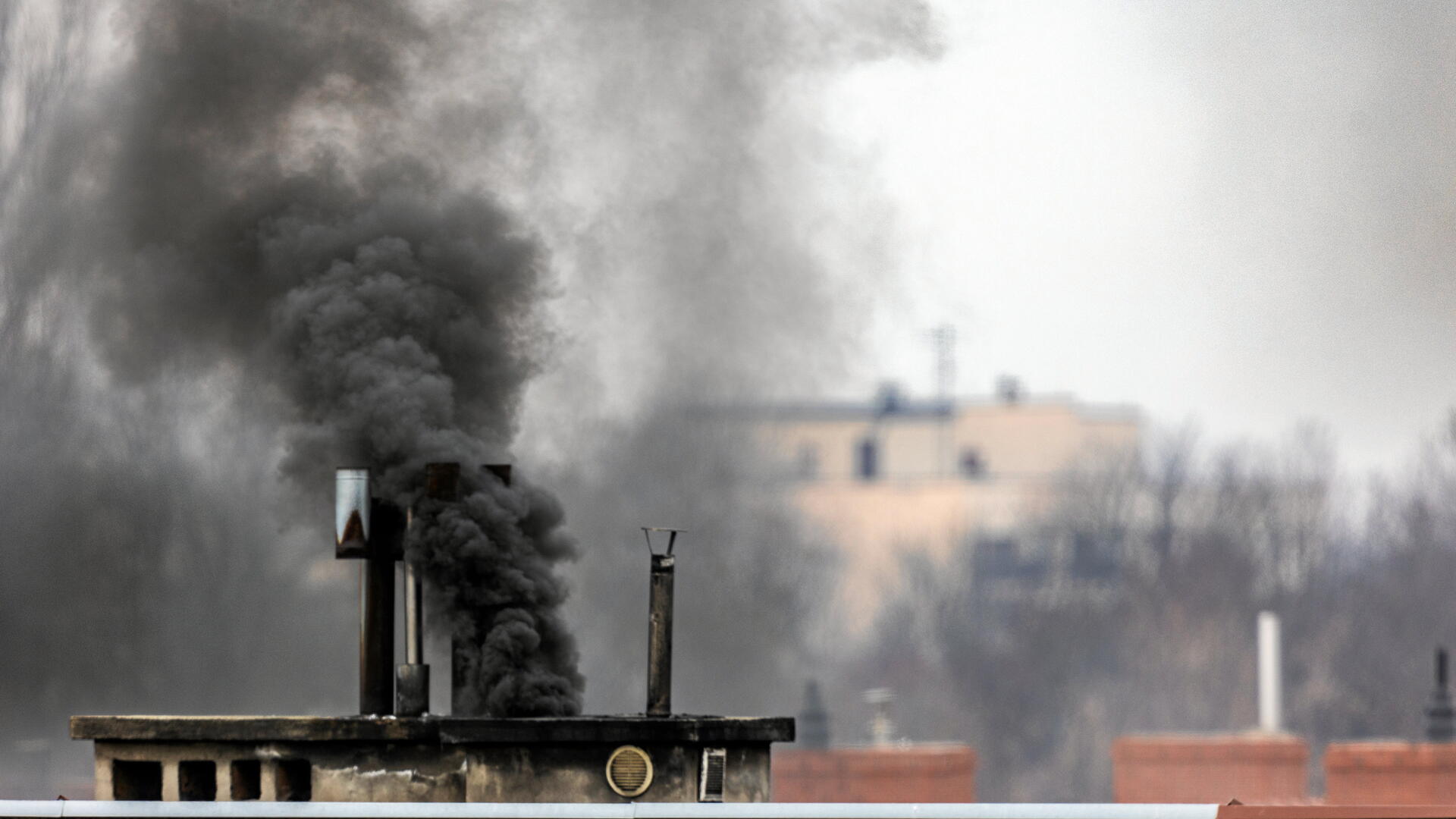 Smog zabija powoli. "To, czego nie widać, jest najbardziej ...