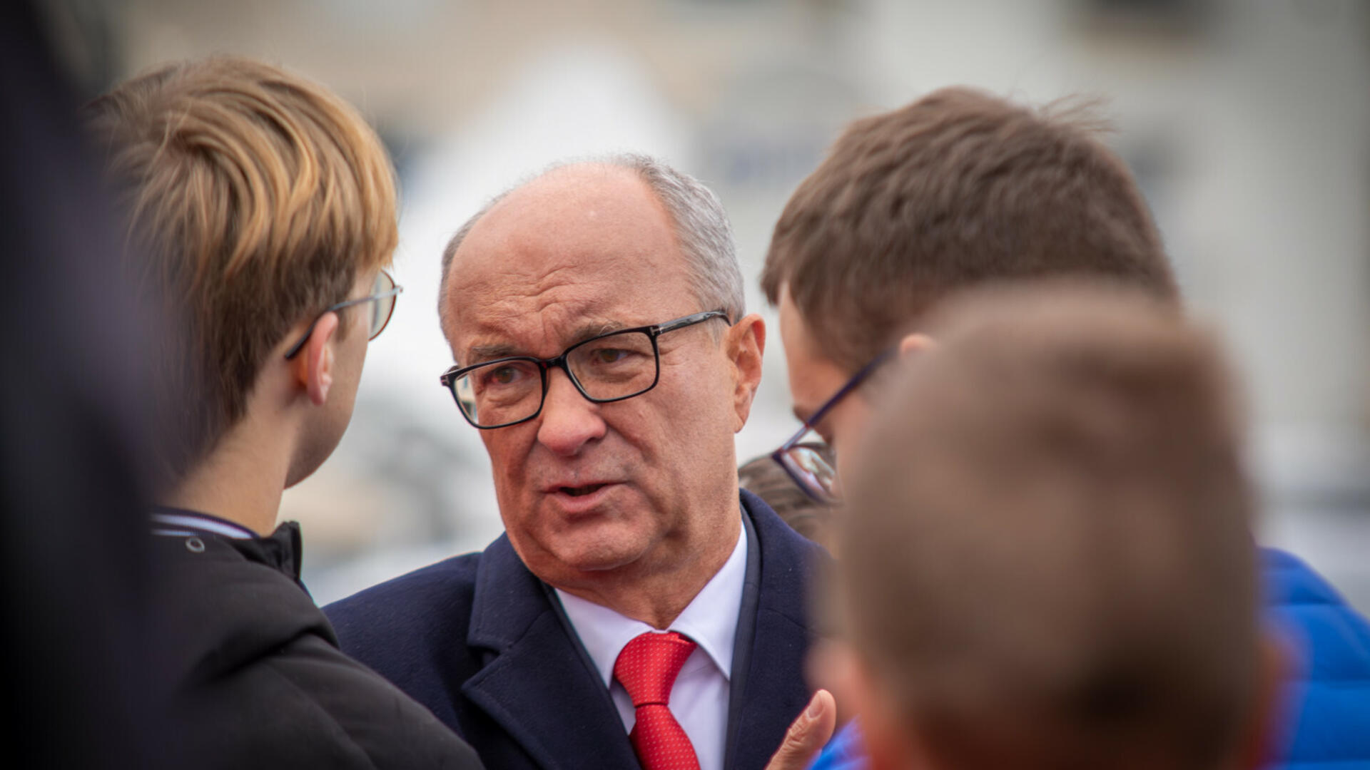 Czarzasty do Ziobry: Pamiętasz, jak o 6 rano wprowadziłeś mi do domu ...
