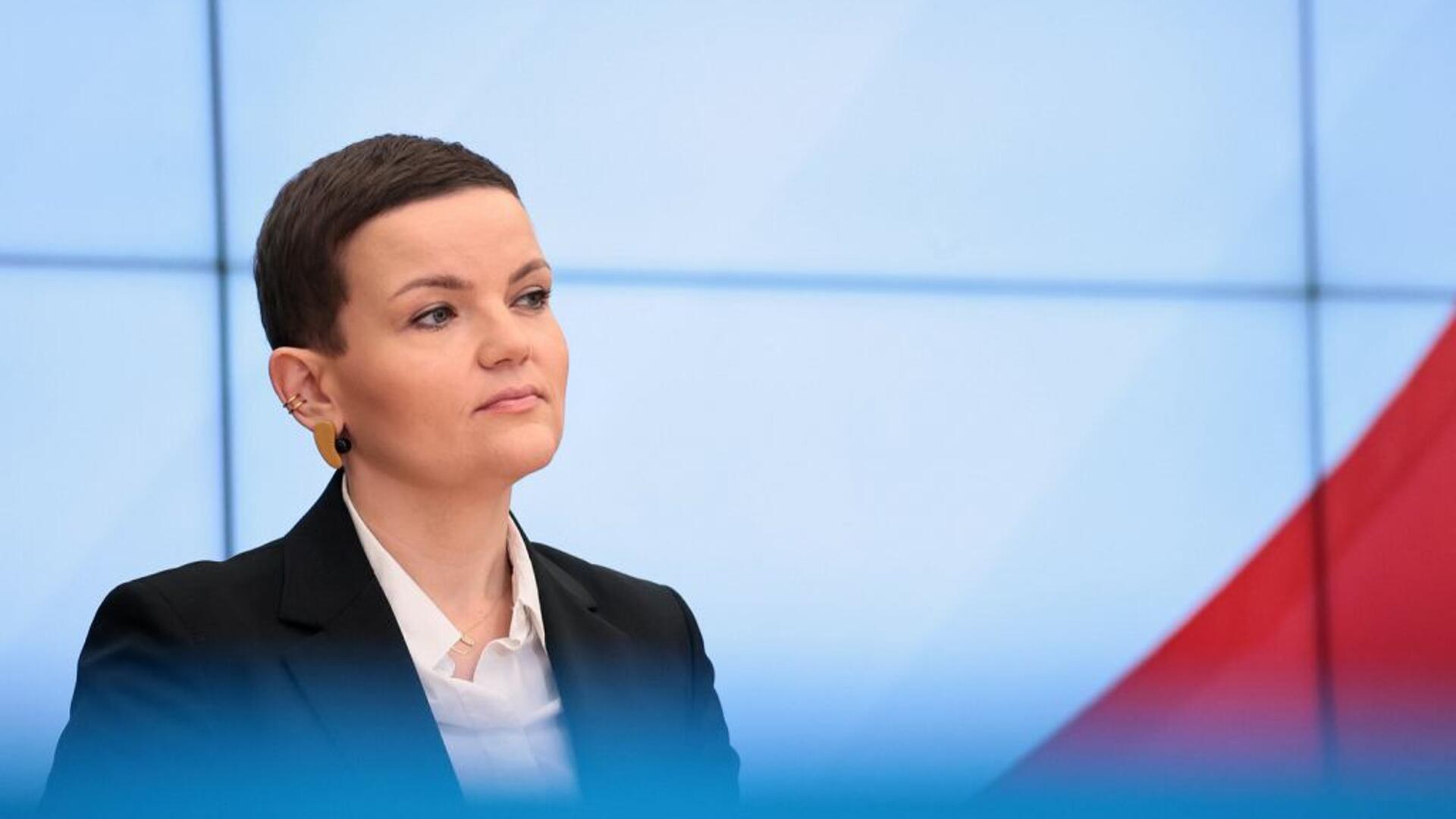 Zaskoczenie na konferencji Tuska. Jej nazwiska nie było na giełdzie ...