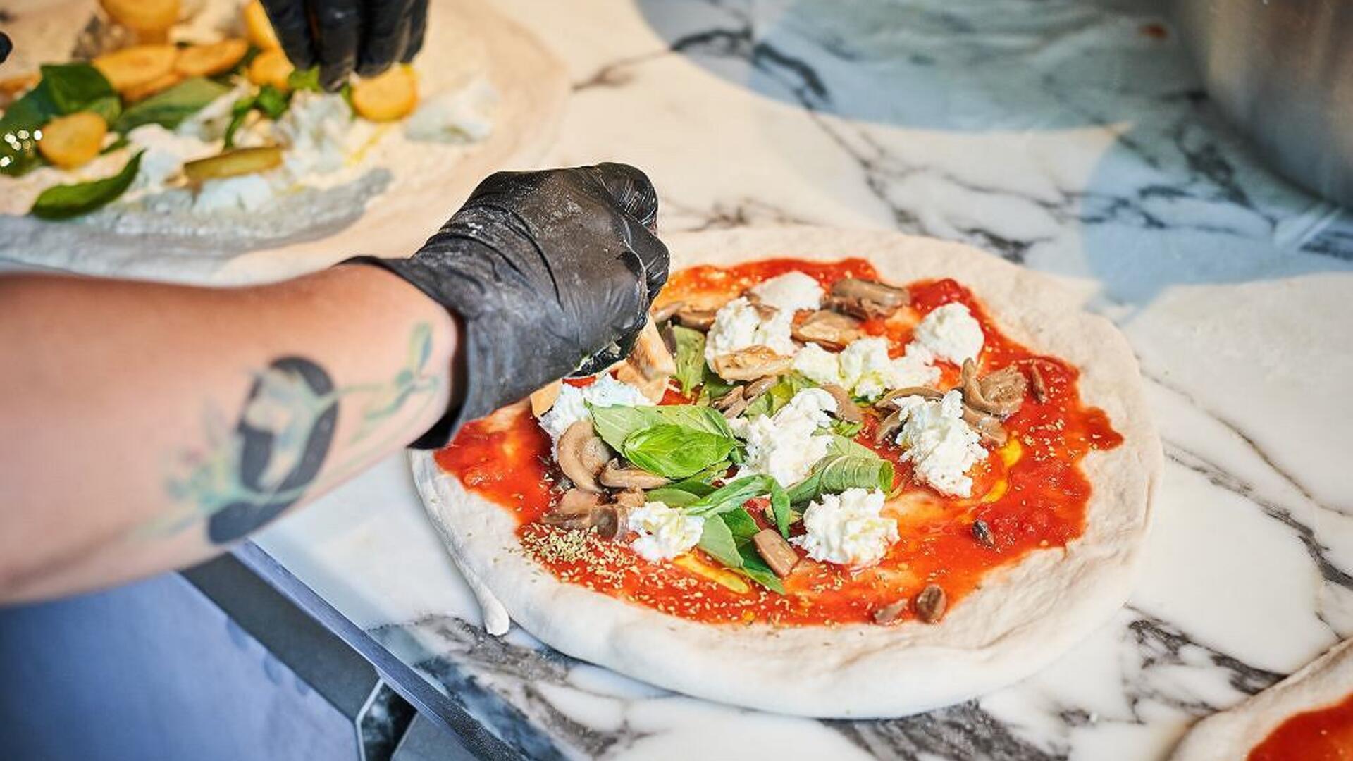 Tak powinna być zrobiona idealna pizza. Oto bardzo precyzyjne wytyczne ...