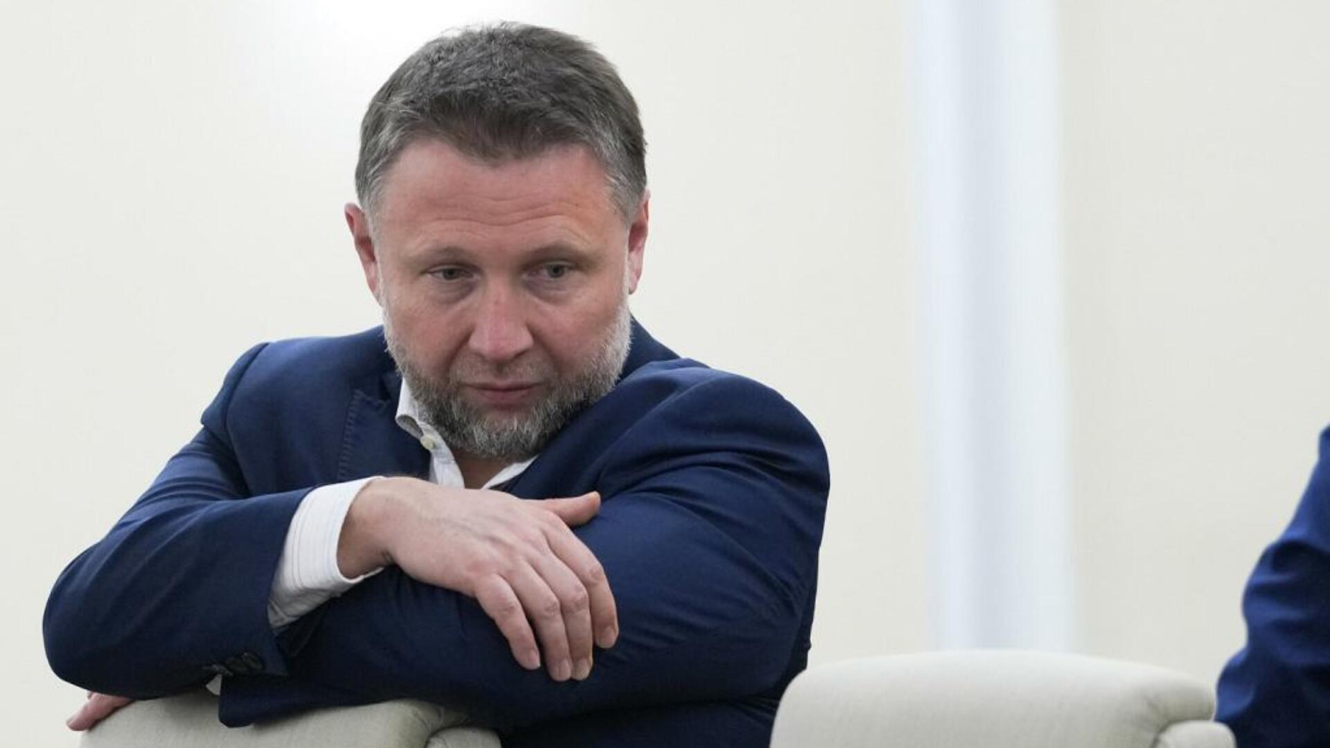 Czterej policjanci skuci kajdankami. Kierwiński zapowiada spotkanie z ...